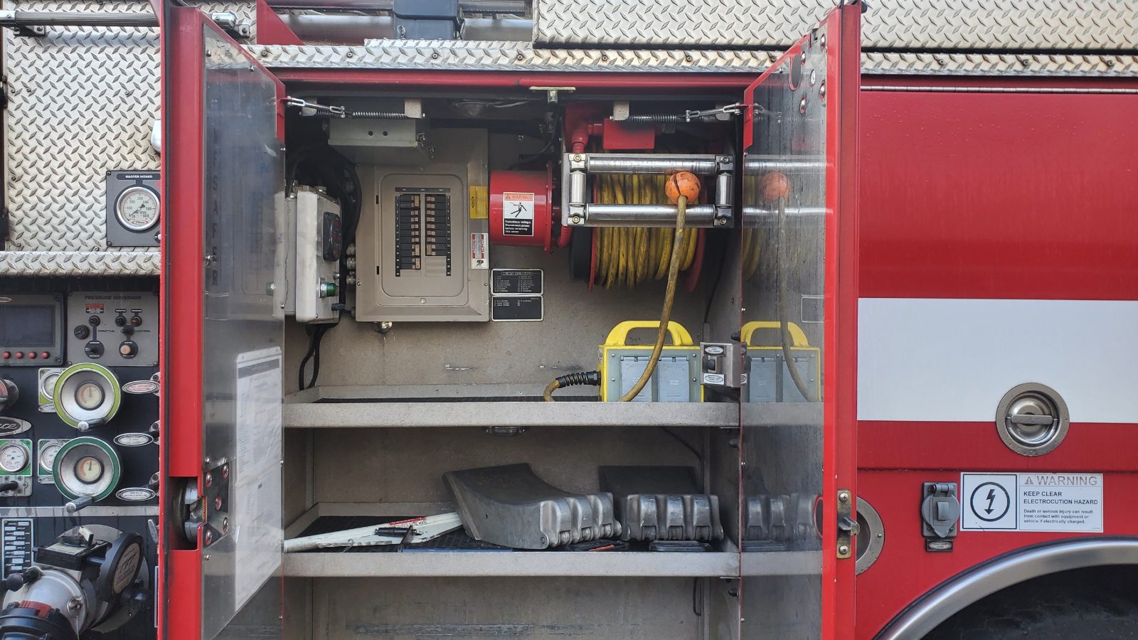 2006 Pierce 75’ Quint - Fire Truck for Sale
